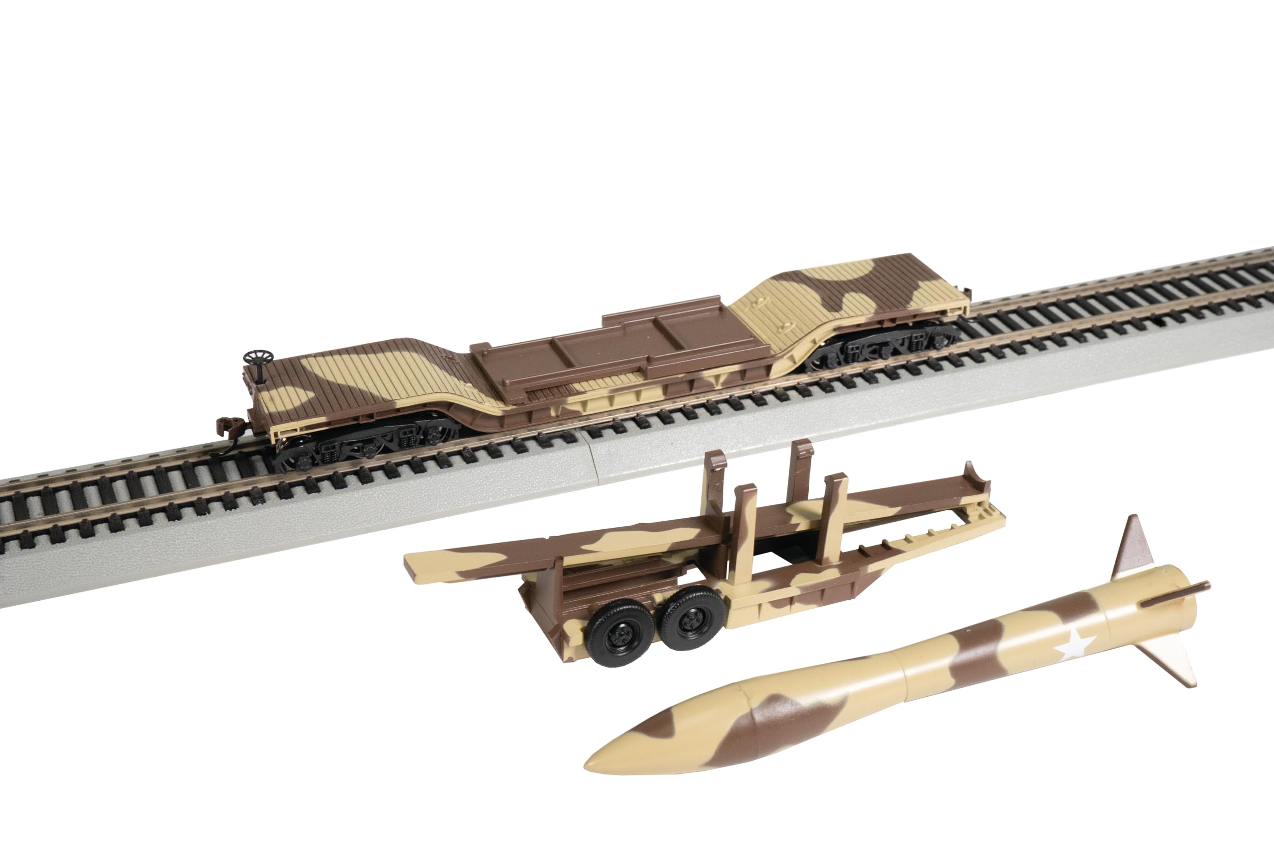Bachmann Trains - 52' Center Depressed Flat Car - Desert Camouflage with Missile - HO Scale
