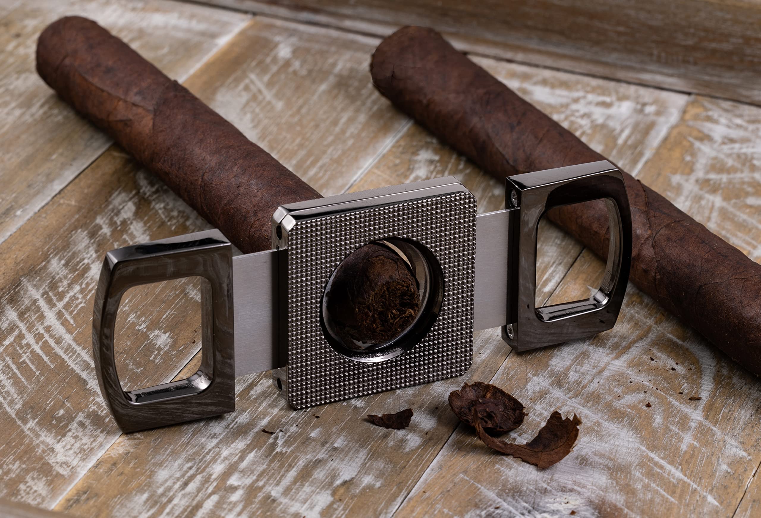 Prestige Import Group - Textured High End Guillotine Cutter - Cuts up to 62 Ring Gauge - Color: Gun Metal