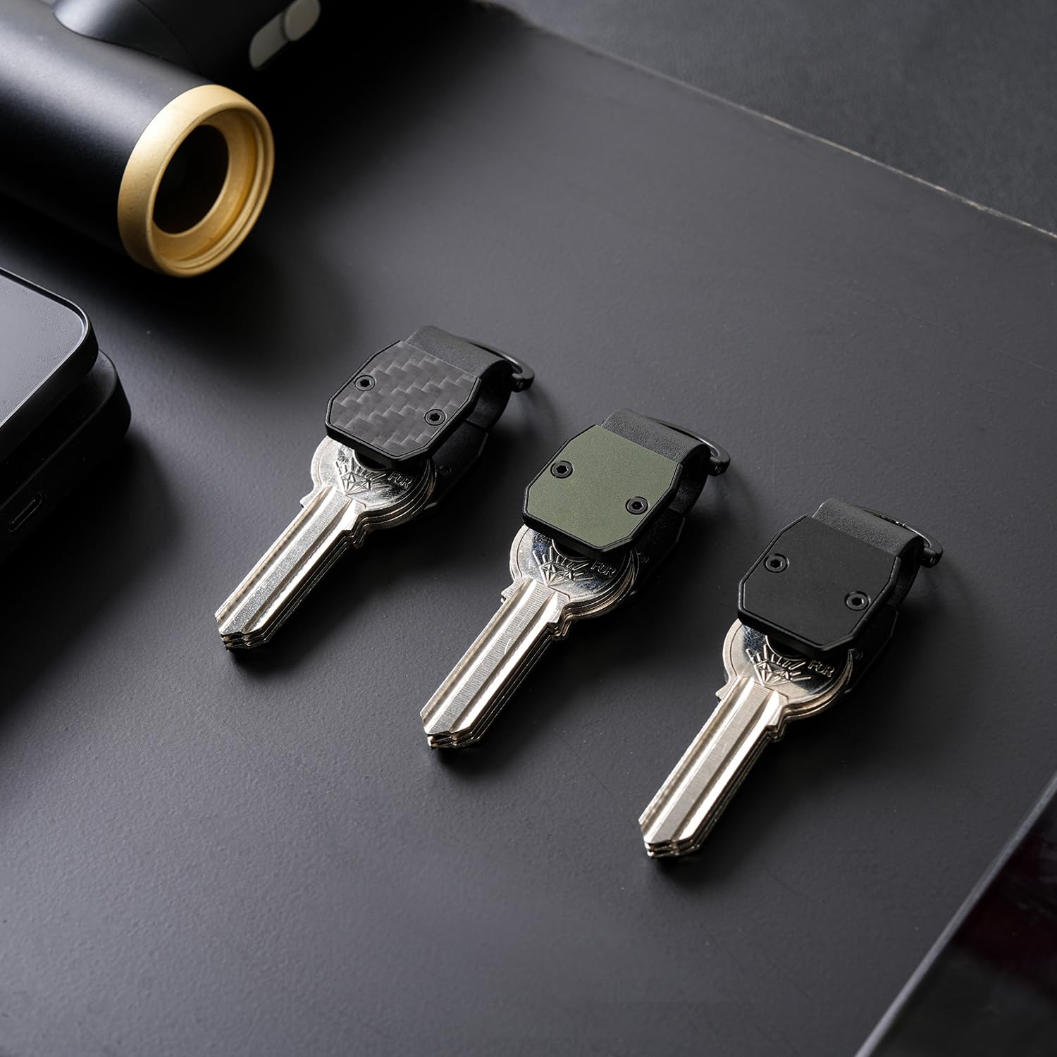 Compact Metallic Mini Key Organizer Keychain - Aluminum Key Holder, Key Case, Green.