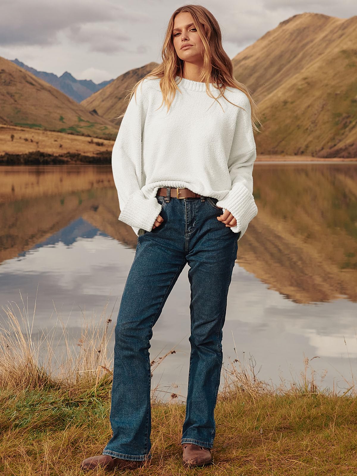 ANRABESS Women's Oversized Crewneck Long Sleeve Fuzzy Knit Casual Chunky Warm 2025 Fall Pullover Sweaters Top Trendy Outfits White X-Large
