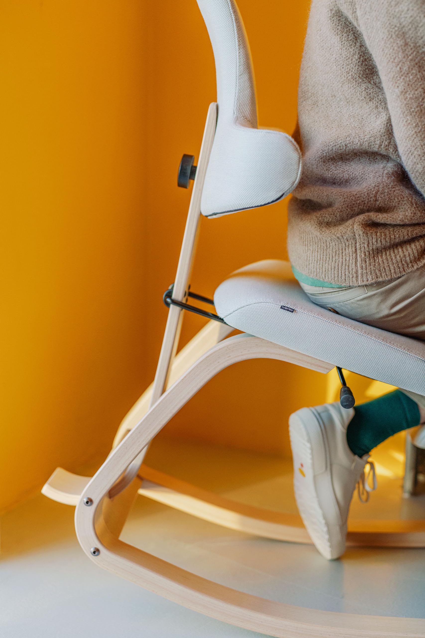 Varier ThatSit Balans Adjustable Ergonomic Kneeling Chair with Backrest (Black Revive Fabric with Natural Base)