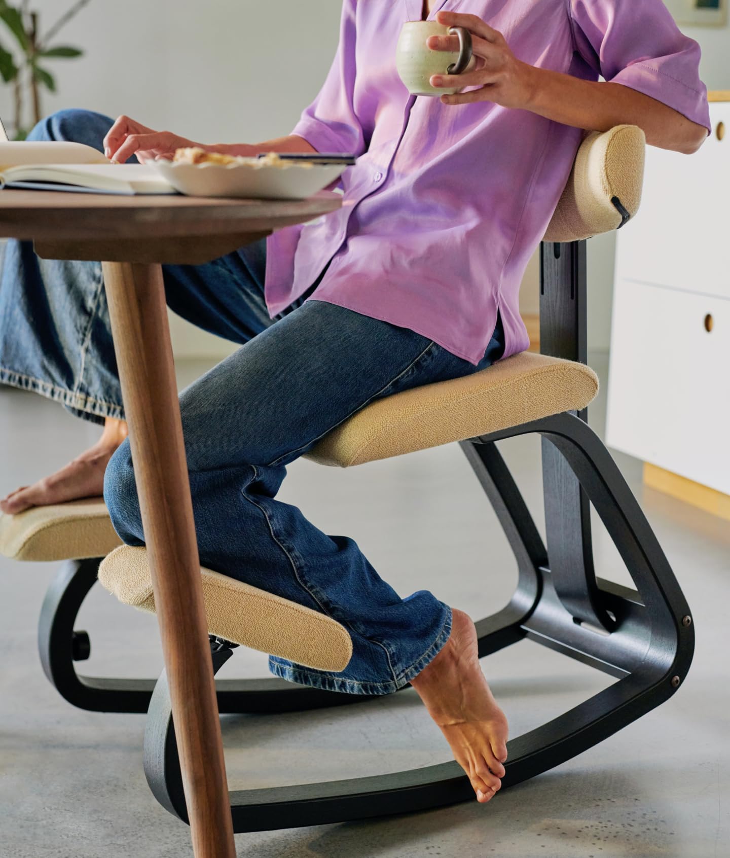 Varier ThatSit Balans Adjustable Ergonomic Kneeling Chair with Backrest (Black Revive Fabric with Natural Base)