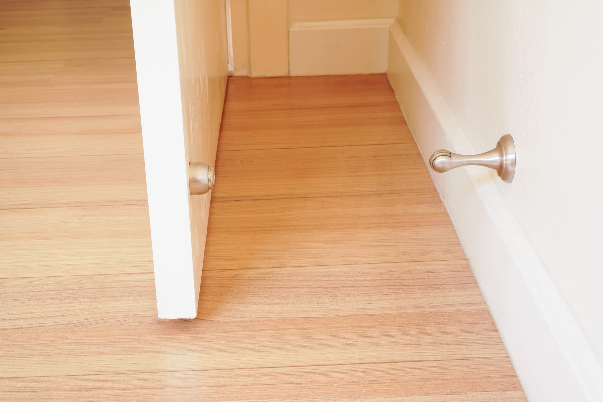 Richelieu Hardware 67NBR Onward 3-in (76.2 mm) Magnetic Door Stop, Brushed Nickel