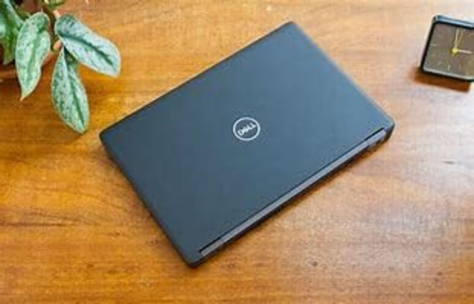Dell Latitude 5490 Laptop 14 - Intel Core i7 8th Gen - i7-8650U - Quad Core 4.2Ghz - 256GB SSD - 8GB RAM - 1366x768 HD - Windows 10 Pro (Renewed)
