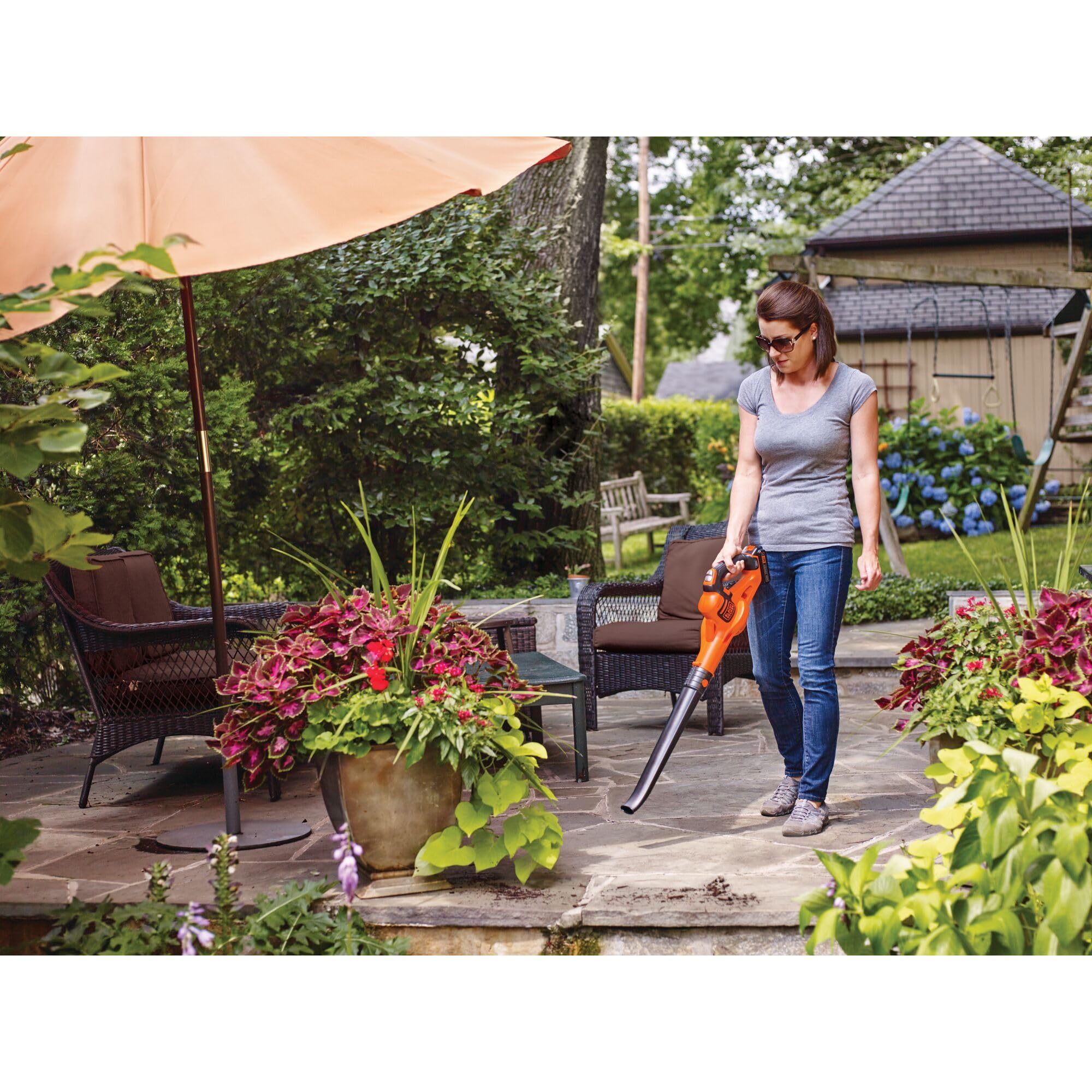 BLACK+DECKER 20V MAX* Cordless Sweeper with Power Boost (LSW321)