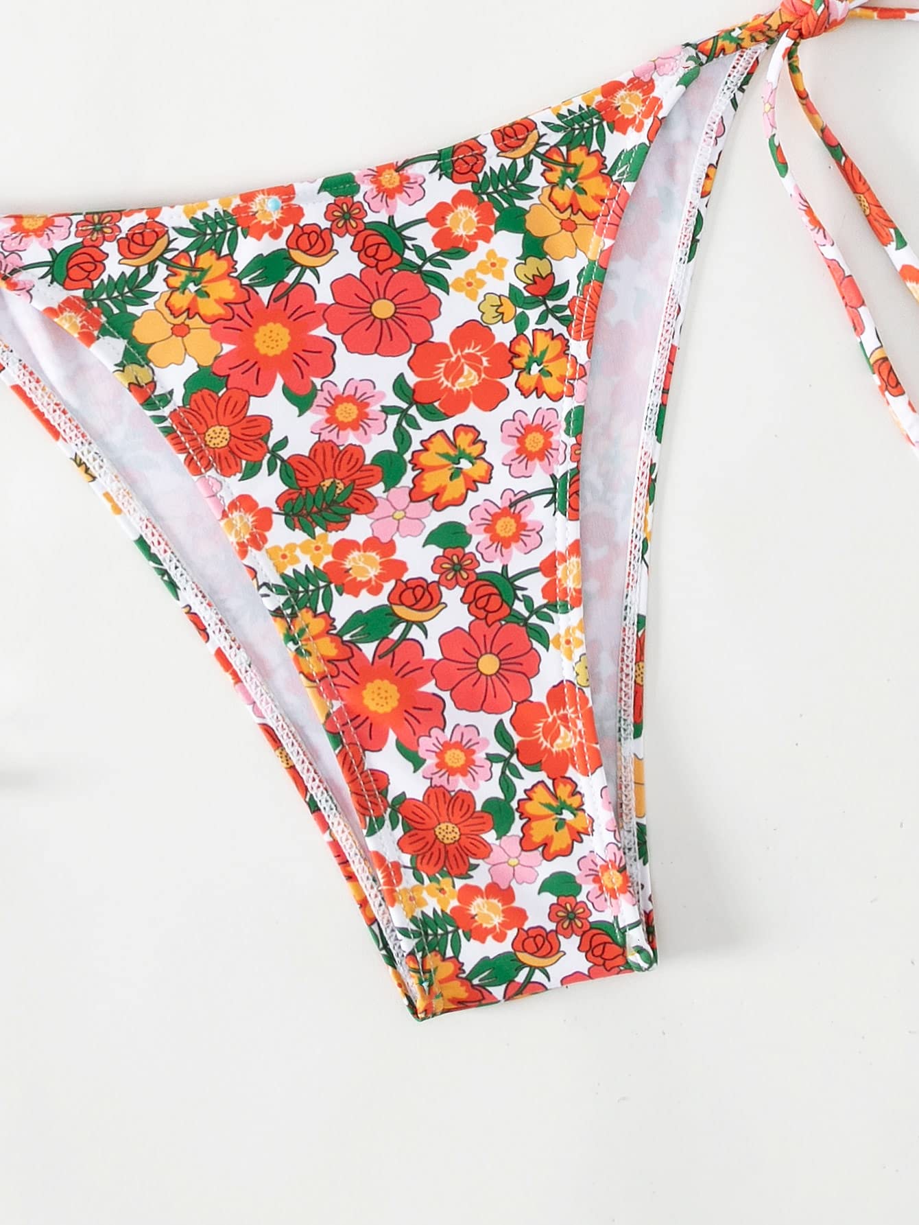 WDIRARA Women's Floral Print Underwired Tie Side 2 Piece Bikini Set Cute Swimsuit Red & Green Multi L