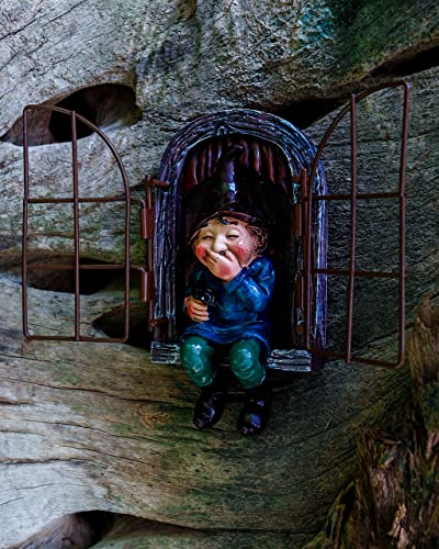 Gnome Tree Decorations Outdoor, Tree Stump Decor, 5.5 Inch Gnomes Garden Decorations, Elf Out The Door Tree Hugger, Funny Back Yard Decor, Garden Peeker Yard Art (Women)