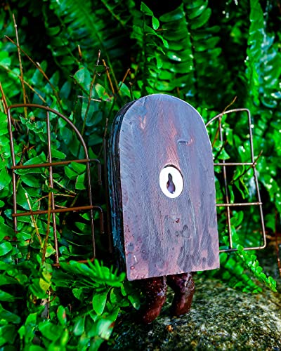 Gnome Tree Decorations Outdoor, Tree Stump Decor, 5.5 Inch Gnomes Garden Decorations, Elf Out The Door Tree Hugger, Funny Back Yard Decor, Garden Peeker Yard Art (Women)