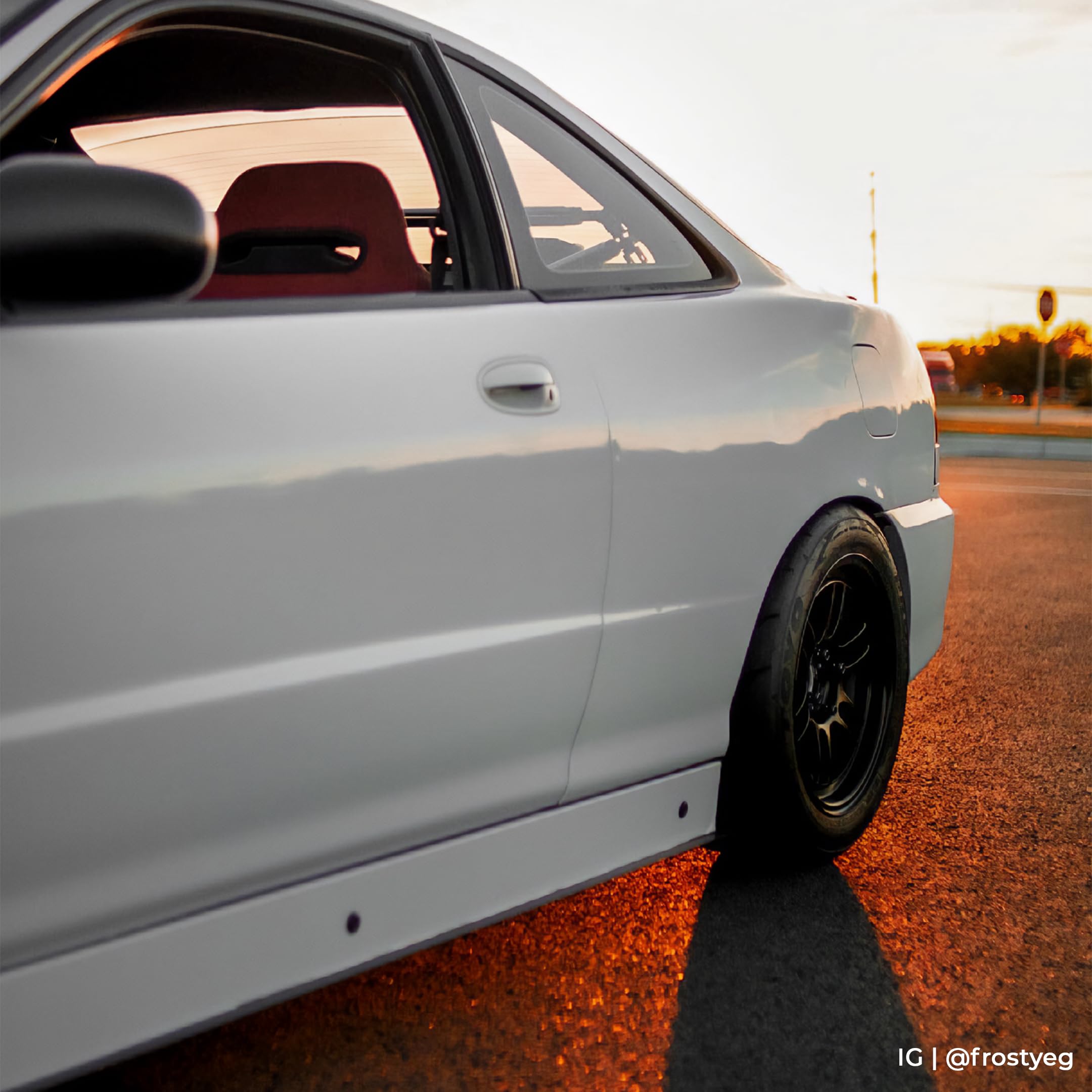 VViViD White High Gloss Realistic Paint-Like Microfinish Vinyl Wrap Roll XPO Air Release Technology (6ft x 5ft (Hood, Roof or Trunk Wrap Kit))