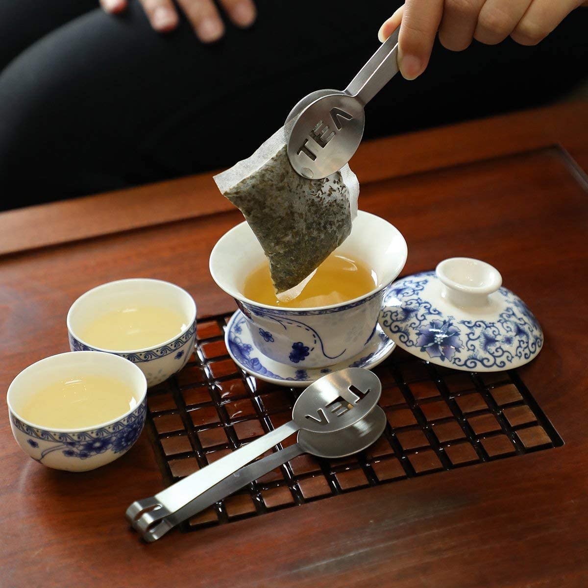 Ousyaah Tea Bag Squeezer (4 Pack), Stainless Steel Oval Tea Bag Squeezer Tongs, Tea Filter Coffee Bag Clamp Tea Strainer Grip Holder Lemon Slice Clip, Mini Ice Sugar Tongs Tea Bag Spoon
