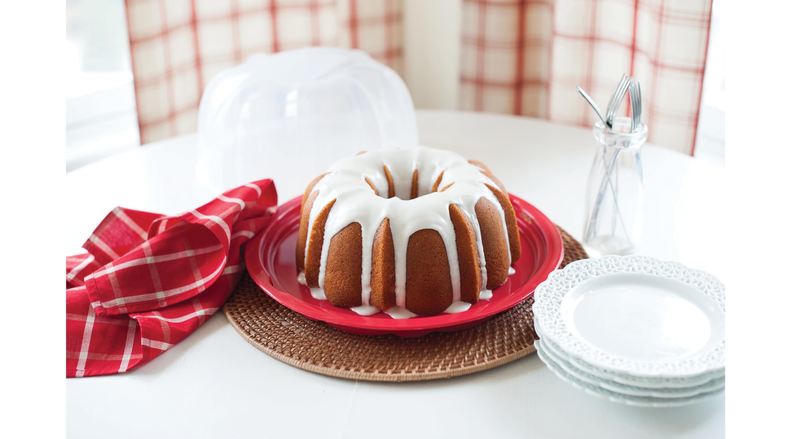 Nordic Ware Bundt Cake Keeper, Plastic, 13 in L X 12 in W X 7 in H, Red