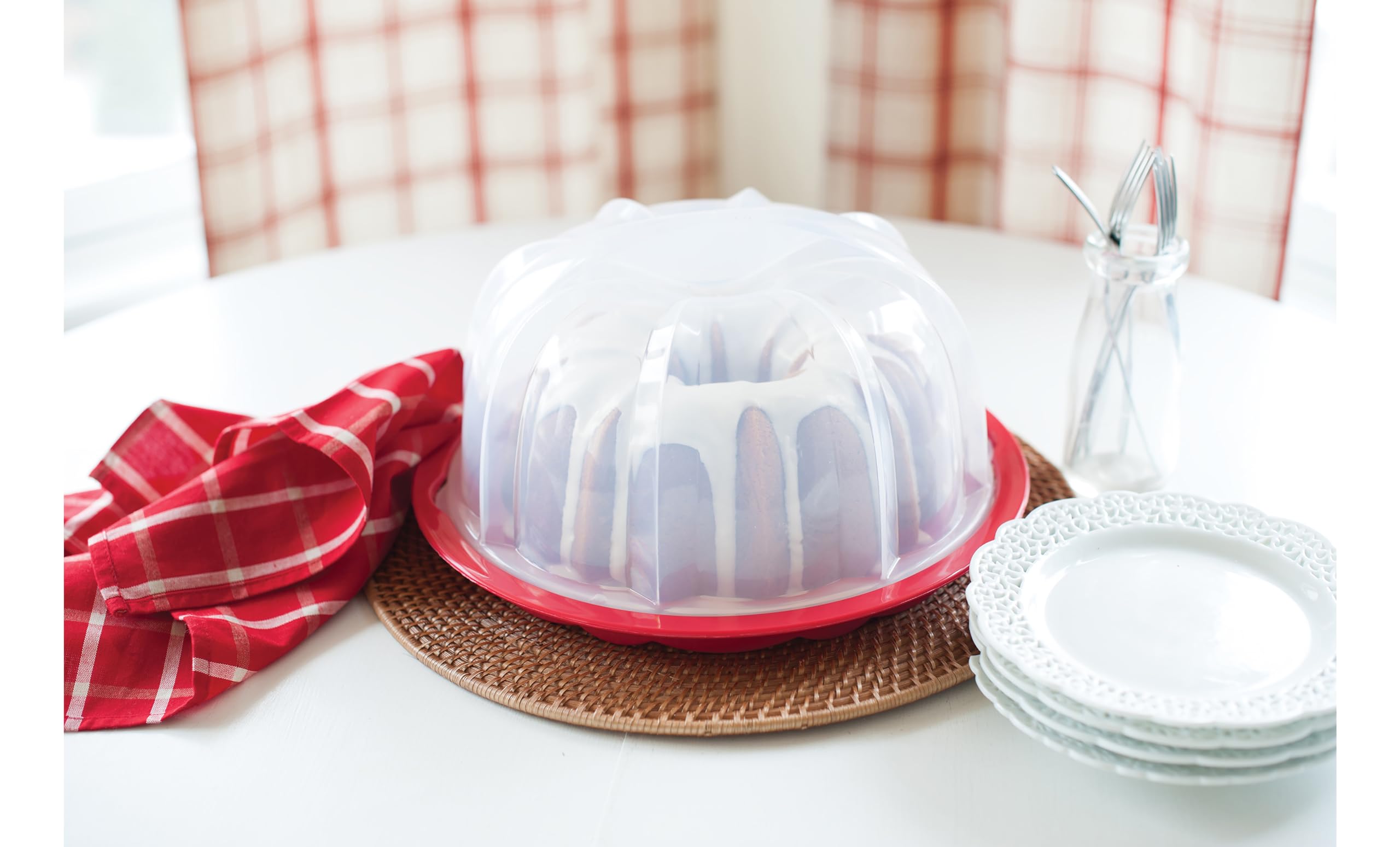 Nordic Ware Bundt Cake Keeper, Plastic, 13 in L X 12 in W X 7 in H, Red