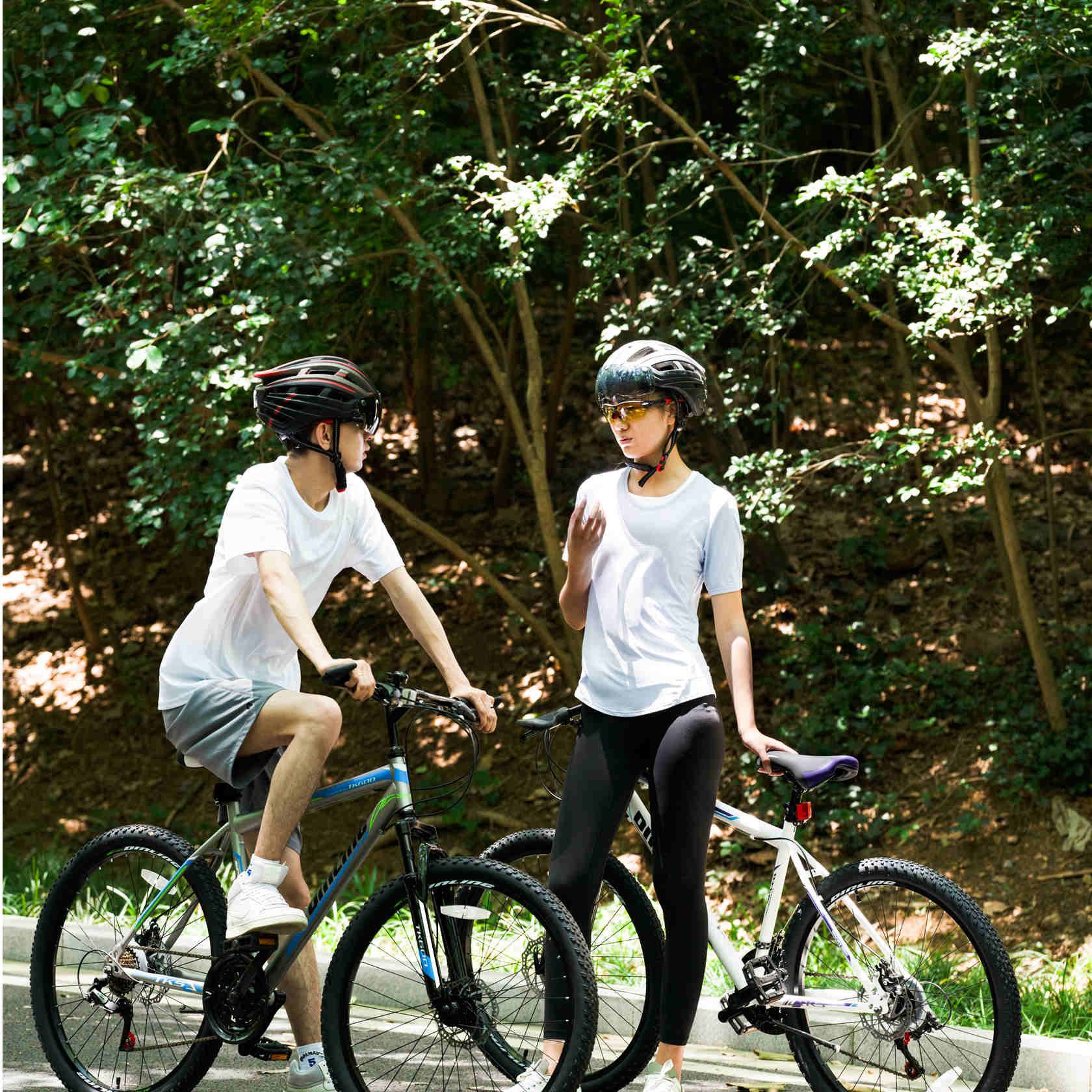 KADOCHNIKOVA Mens and Womens Hybrid Bike, 21 Speed, 26-Inch Wheels, Step-Through or Step-Over Frame, Front and Rear Fenders (Purple)