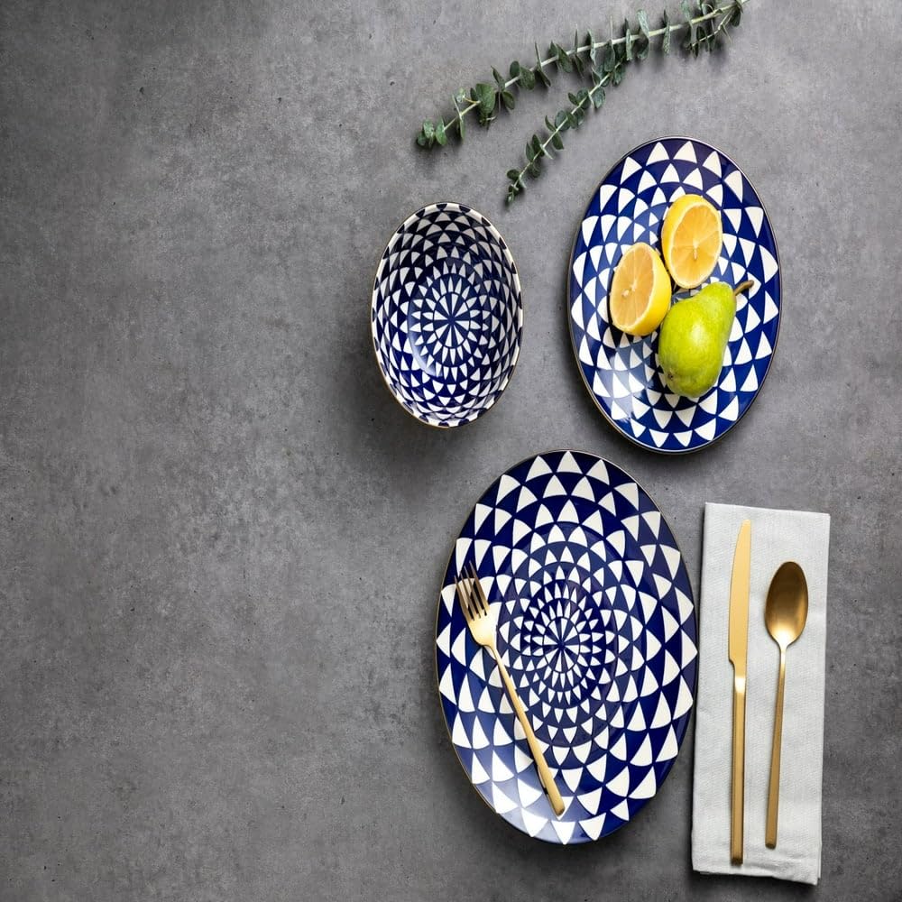GtPet Dinnerware Black & White Medallion Stoneware, 12 Piece Set