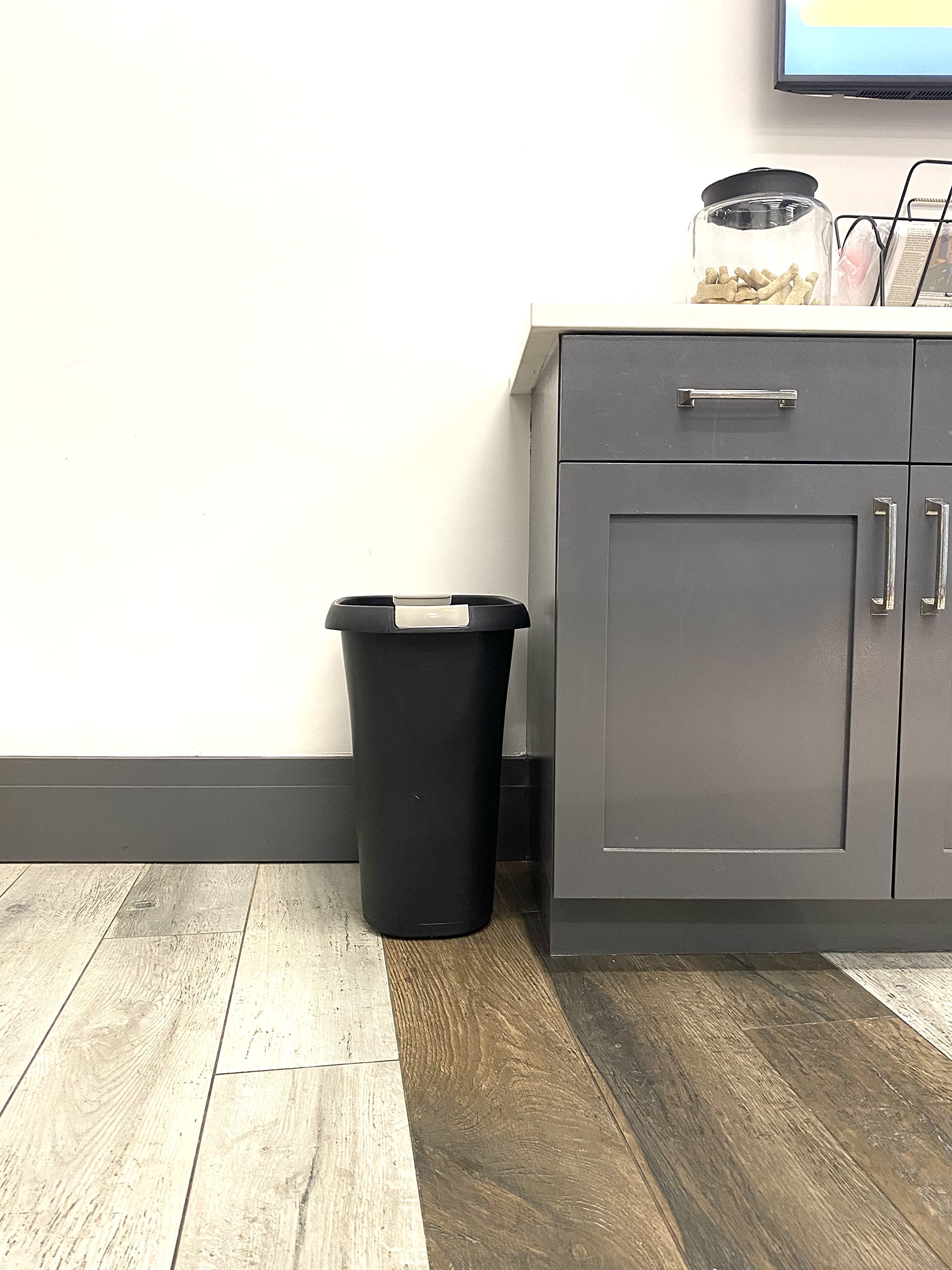 Rubbermaid Open Waste Basket, 32-Court/8-Gallon, Black, Garbage Container Bin for Kids/Adults, Fits under Desk for Kitchen/Home/Office/Bathroom/Dorm