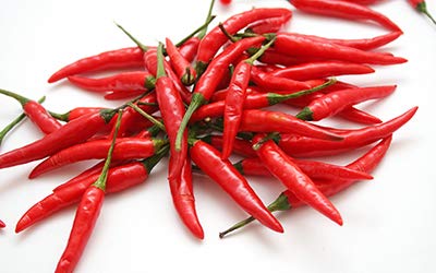 Long Red Thin Cayenne Pepper Seeds for Planting, 100+ Heirloom Seeds Per Packet, (Isla's Garden Seeds), Non GMO Seeds, Botanical Name: Capsicum annuum, Great Home Garden Gift