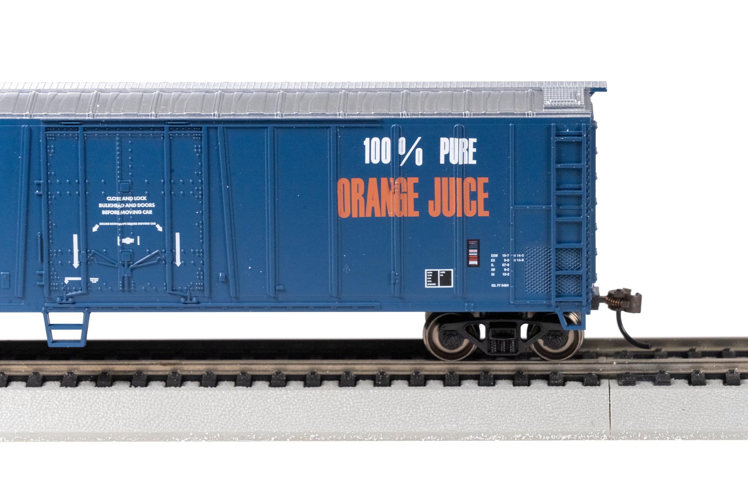 Bachmann Trains - 50’ Steel Reefer - Tropicana #13088 (Blue & Silver) - HO Scale