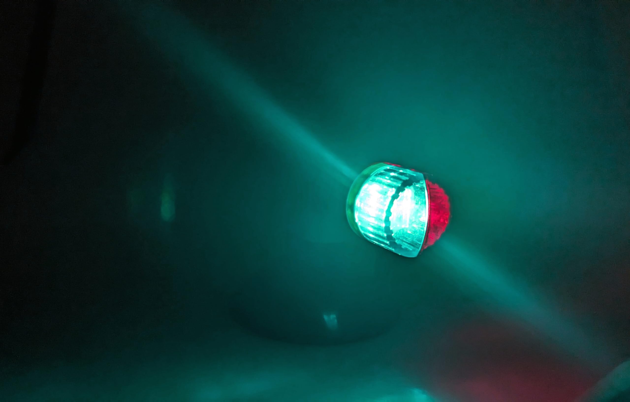 Pactrade Marine Boat Navigation Lights - Battery Powered Portable LED Red Green Bow Light (Suction Cup Mount) | Battery Operated Boat Lights, Kayak Lights for Night Kayaking