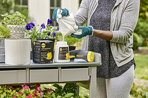 Miracle-Gro Performance Organics Garden Feeder, 12 oz. - Includes First Feeding of Miracle-Gro Performance Organics Plant Nutrition Inside - Feed Vegetables, Flowers and Herbs While Watering