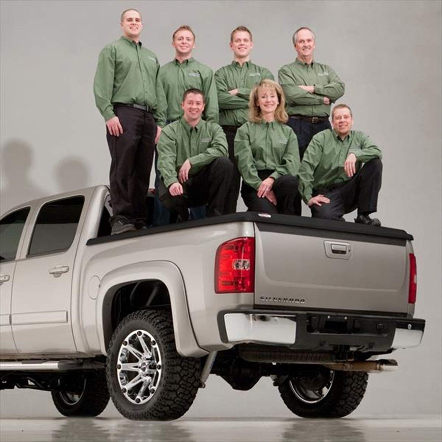UnderCover SE One-Piece Truck Bed Tonneau Cover | UC3086 | Fits 2009 - 2022 Dodge Ram 1500 5' 7" Bed (67.4")