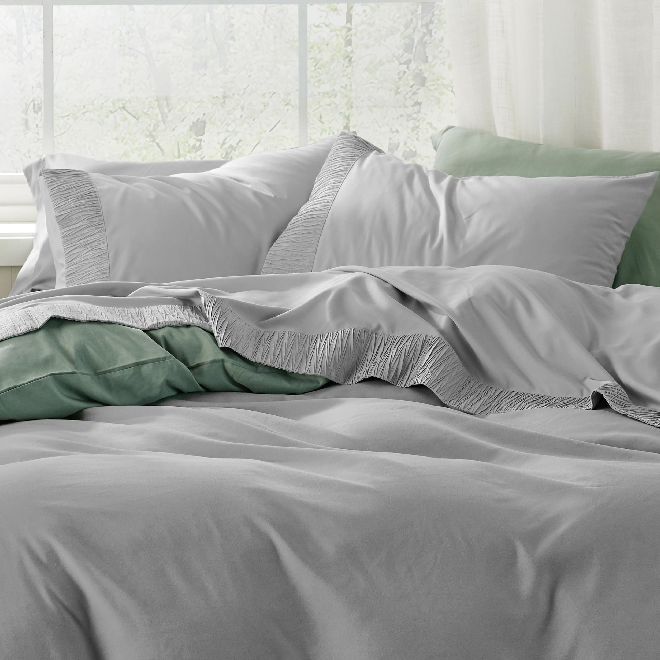 Bedsure Queen Sheet Set - 4 Pieces Soft Queen Size Sheets - Breathable & Cooling - Hotel Luxury - Easy Care Polyester Microfiber Bedding for Women, Men, Grey