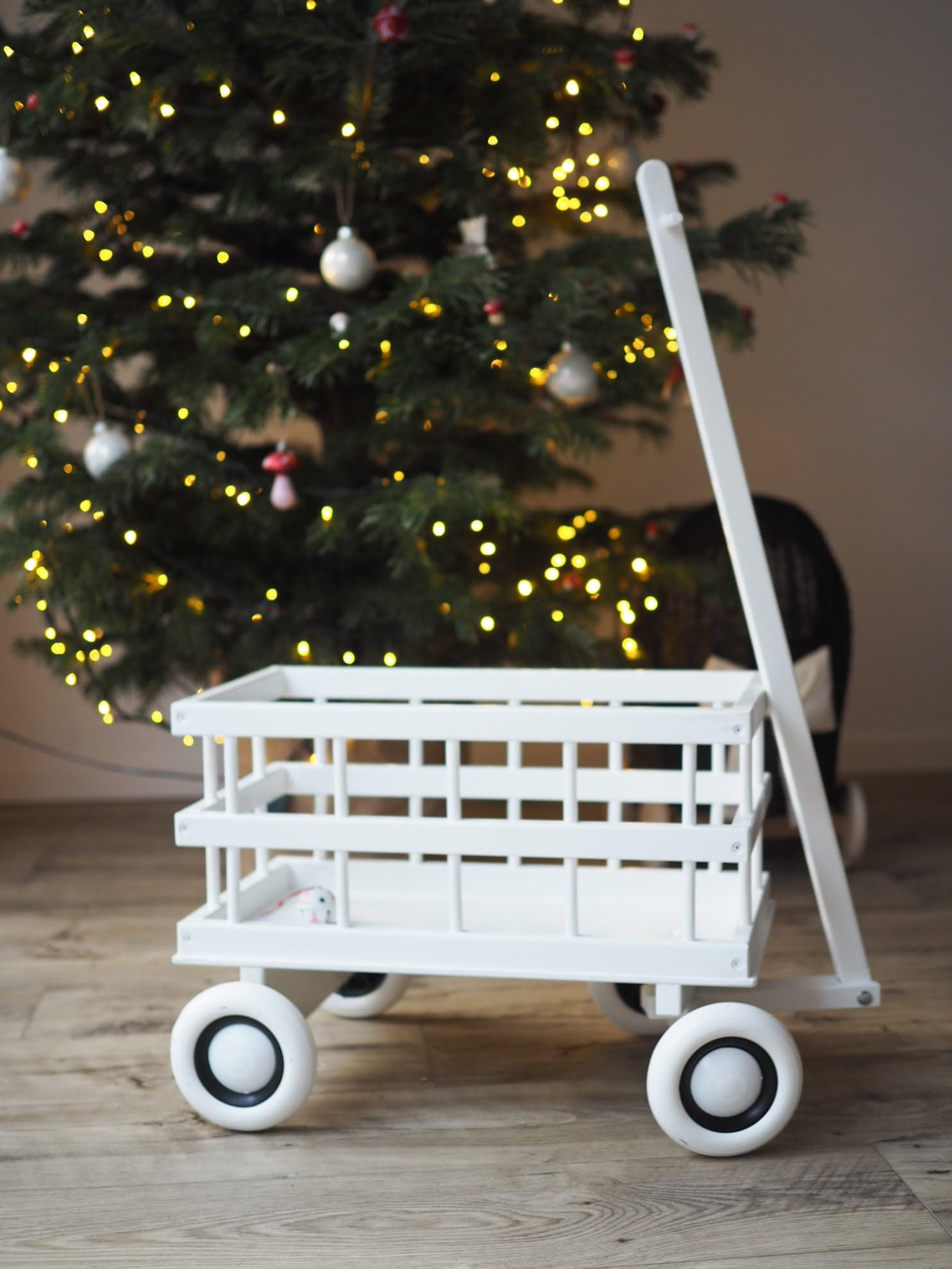 Premium Wooden Wagon JULEK - Safe and Beautiful | Ideal for Weddings and Flower Girls | Color: White Fluff | Wheels: Rubber