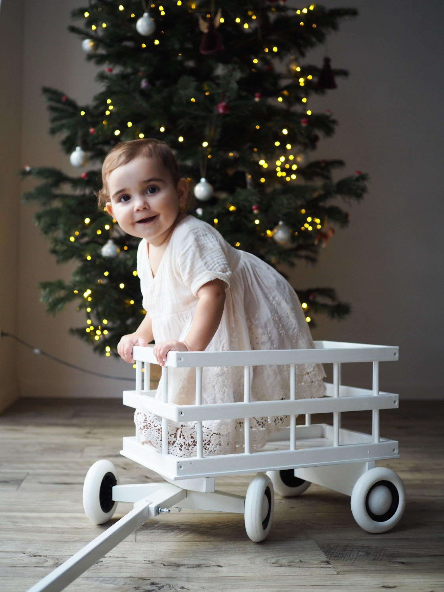 Premium Wooden Wagon JULEK - Safe and Beautiful | Ideal for Weddings and Flower Girls | Color: White Fluff | Wheels: Rubber