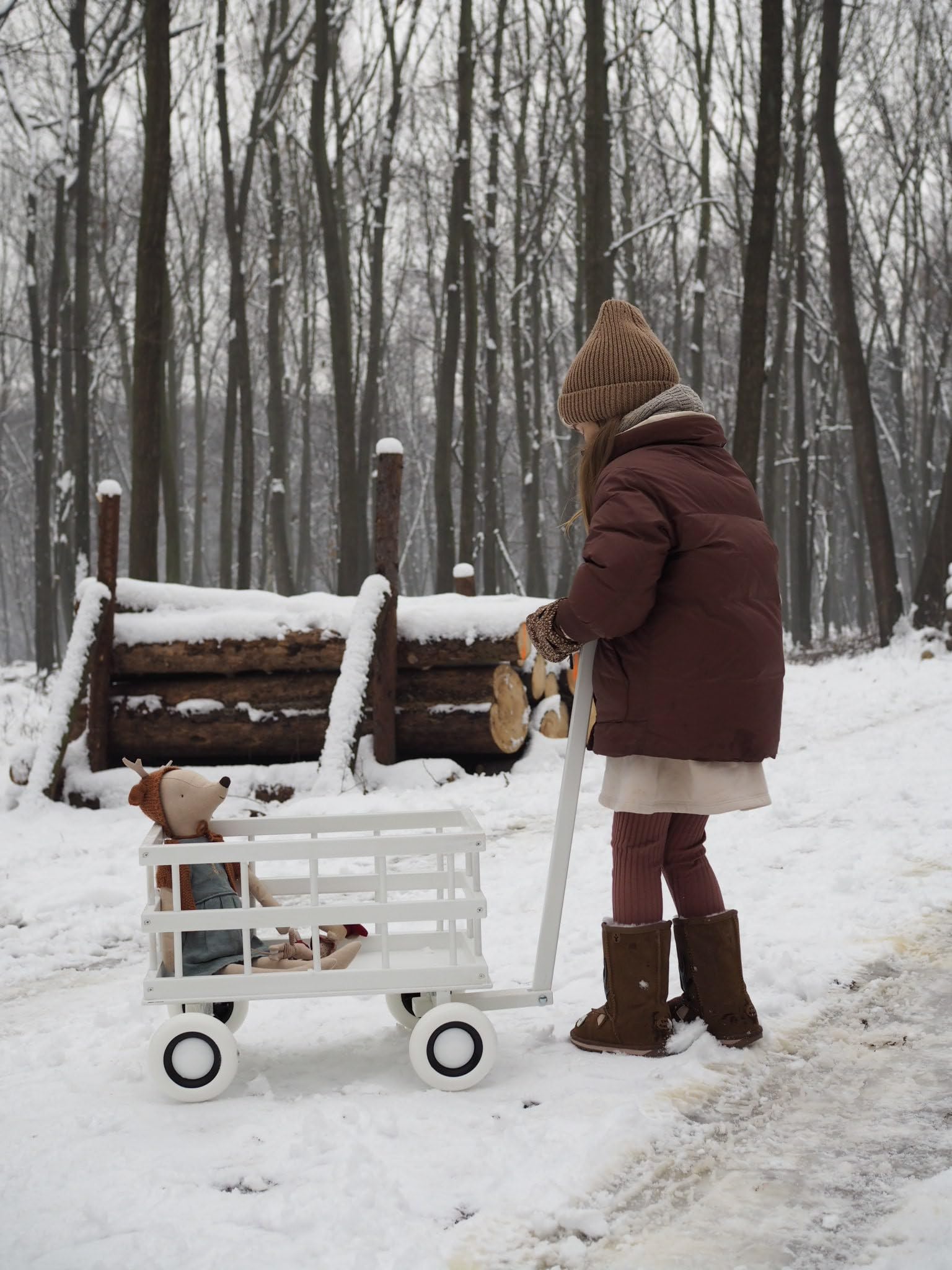 Premium Wooden Wagon JULEK - Safe and Beautiful | Ideal for Weddings and Flower Girls | Color: White Fluff | Wheels: Rubber