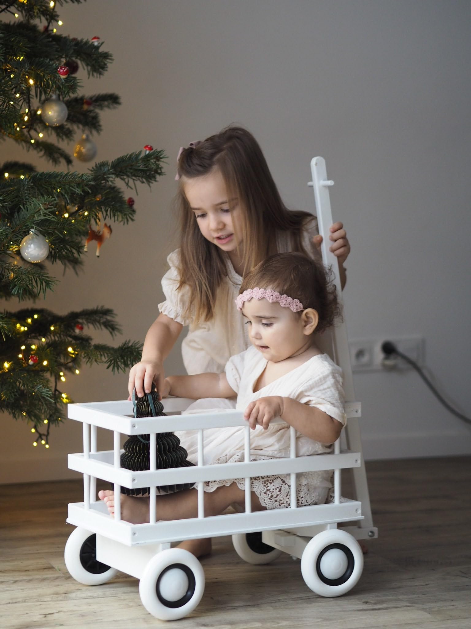 Premium Wooden Wagon JULEK - Safe and Beautiful | Ideal for Weddings and Flower Girls | Color: White Fluff | Wheels: Rubber