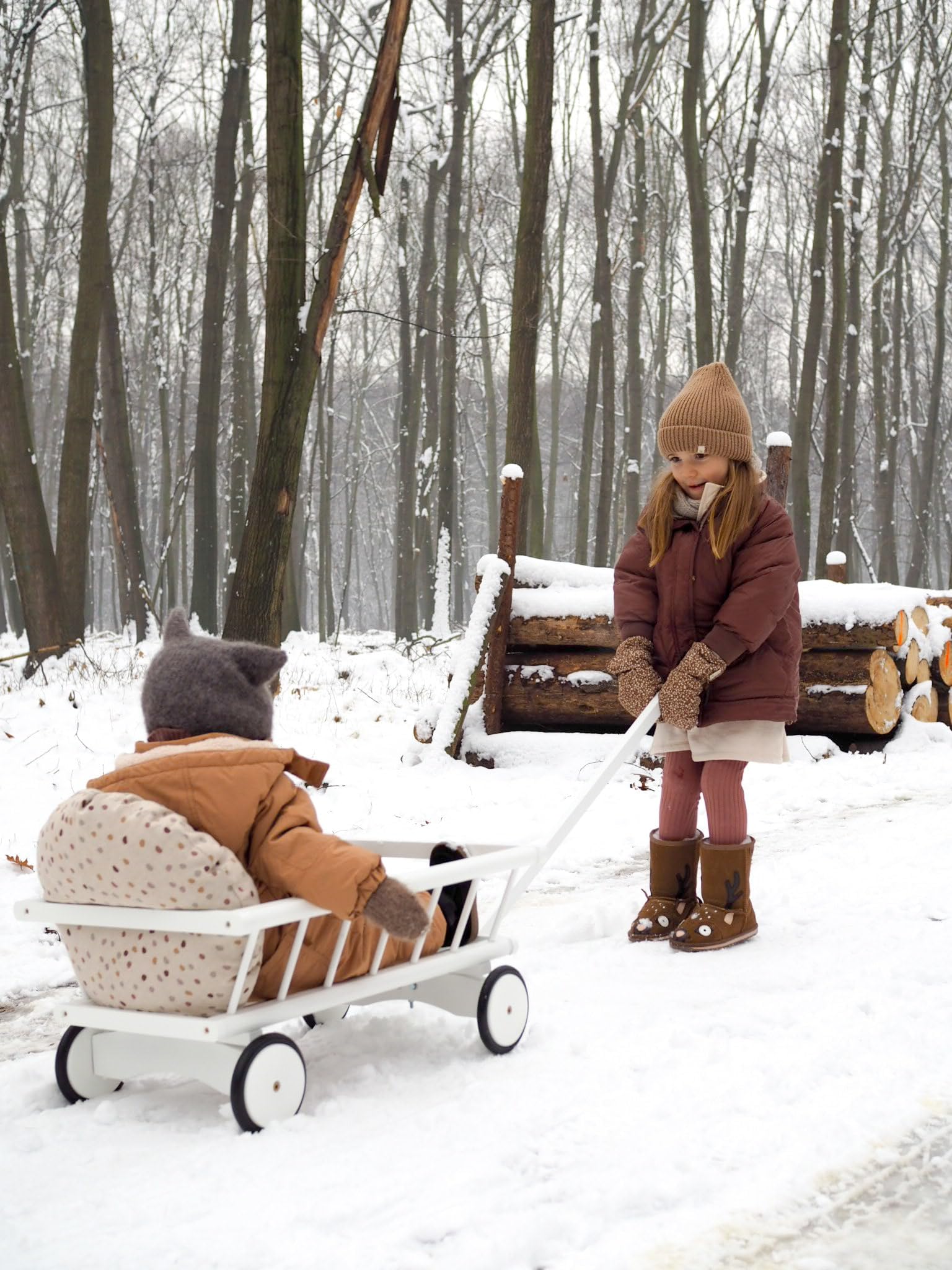 Premium Wooden Wagon MIKUS - Safe and Beautiful | Ideal for Weddings and Flower Girls | Color: White Fluff| Wheels: Rubber
