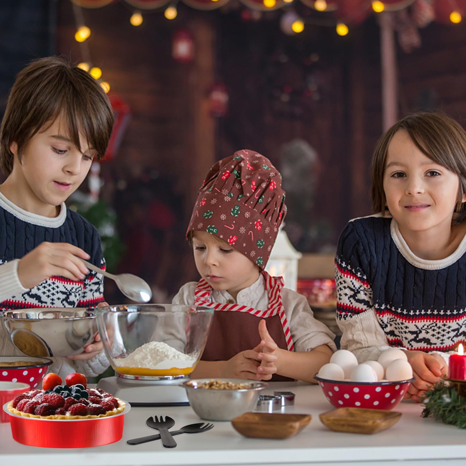 LNYZQUS 8oz Mini Cake Pans 4” Pie Tins with Lids 50 Pack, Disposable Aluminum Foil Baking Pans Dishes,Small Creme Brulee Tart Ramekins Individual Mini Pie Contaniers for Christmas-Red