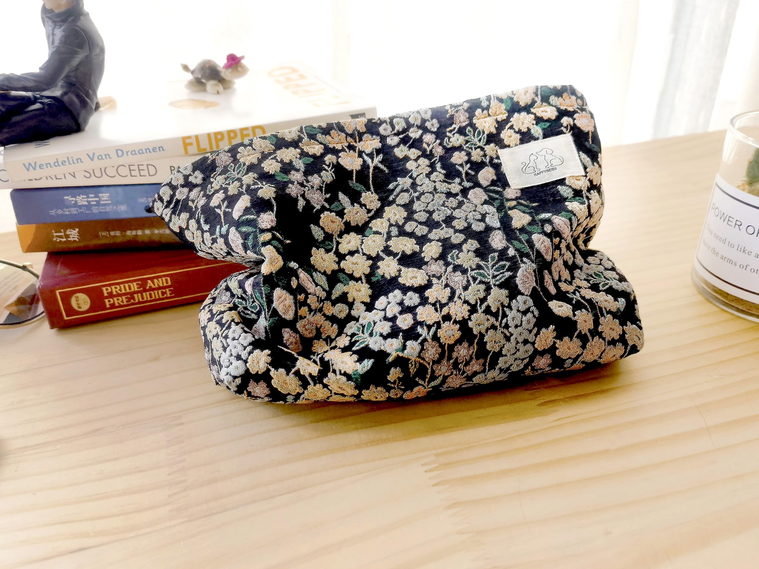 HAPPYHEIDI Women Aesthetic Travel Makeup Bag Accessory Zipper Pouch for Cosmetics, Purse Organizer, Embroidery Lucky Flowers Black