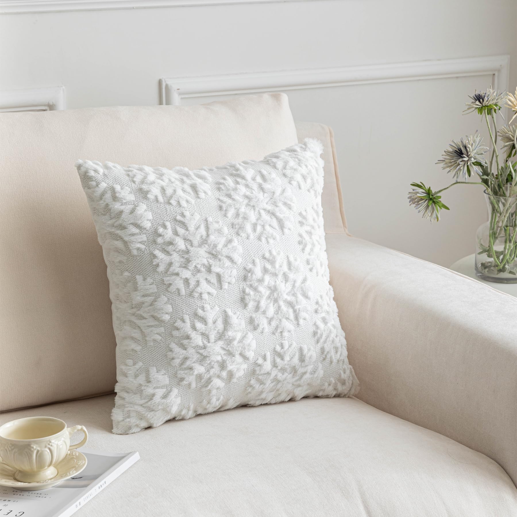 SHITURRE Christmas Snowflake Decorative Throw Pillow Covers Set of 2 Packs, Soft Fluffy Pillowcases for Home Décor, Boho Pillow Covers for Couch Bedroom(White-Snowflake, 18"x18")