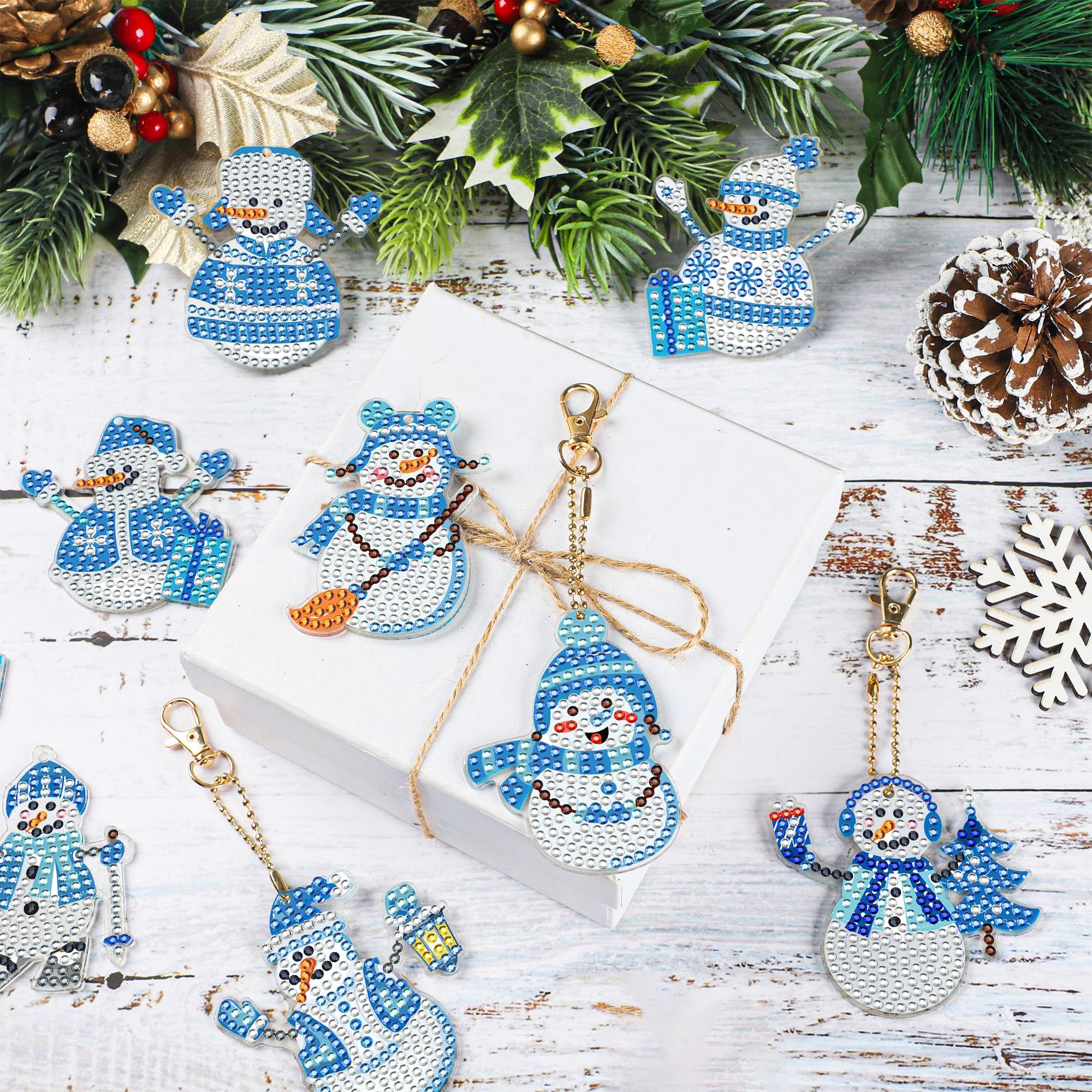 12Pcs Snowman Diamond Painting Keychains Snow Diamond Art Pendants Double Sided Full Drill Diamond Key Rings 5D Diamond Painting Kits for Winter Christmas Hanging Ornaments for DIY Crafts Home Decor