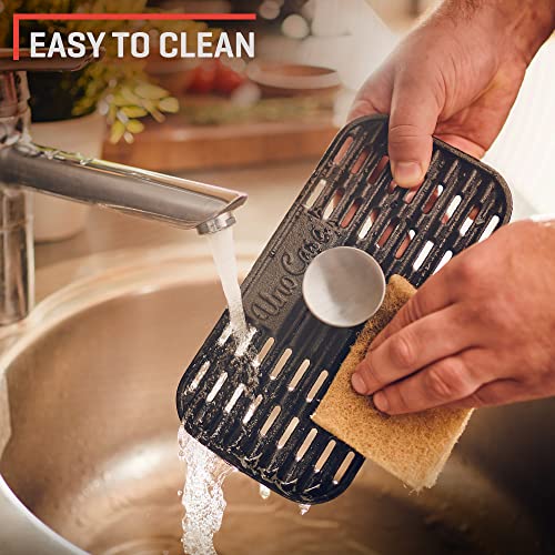 Uno Casa Cast Iron Grill Press - Pre-Seasoned XL Hamburger Press with Stainless Steel Knob, 9x4.5 Inch cast Iron Burger Press for Griddle - Bacon Press for Griddle - Vented Design Griddle Press