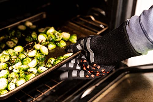 JayCee Grillin & Chillin 'Merica BBQ Gloves, 1472 Degree F Heat Resistant, Cut Resistant Lining, Non Slip Silicone, Machine Washable, Grilling, Baking, Cooking, Cutting