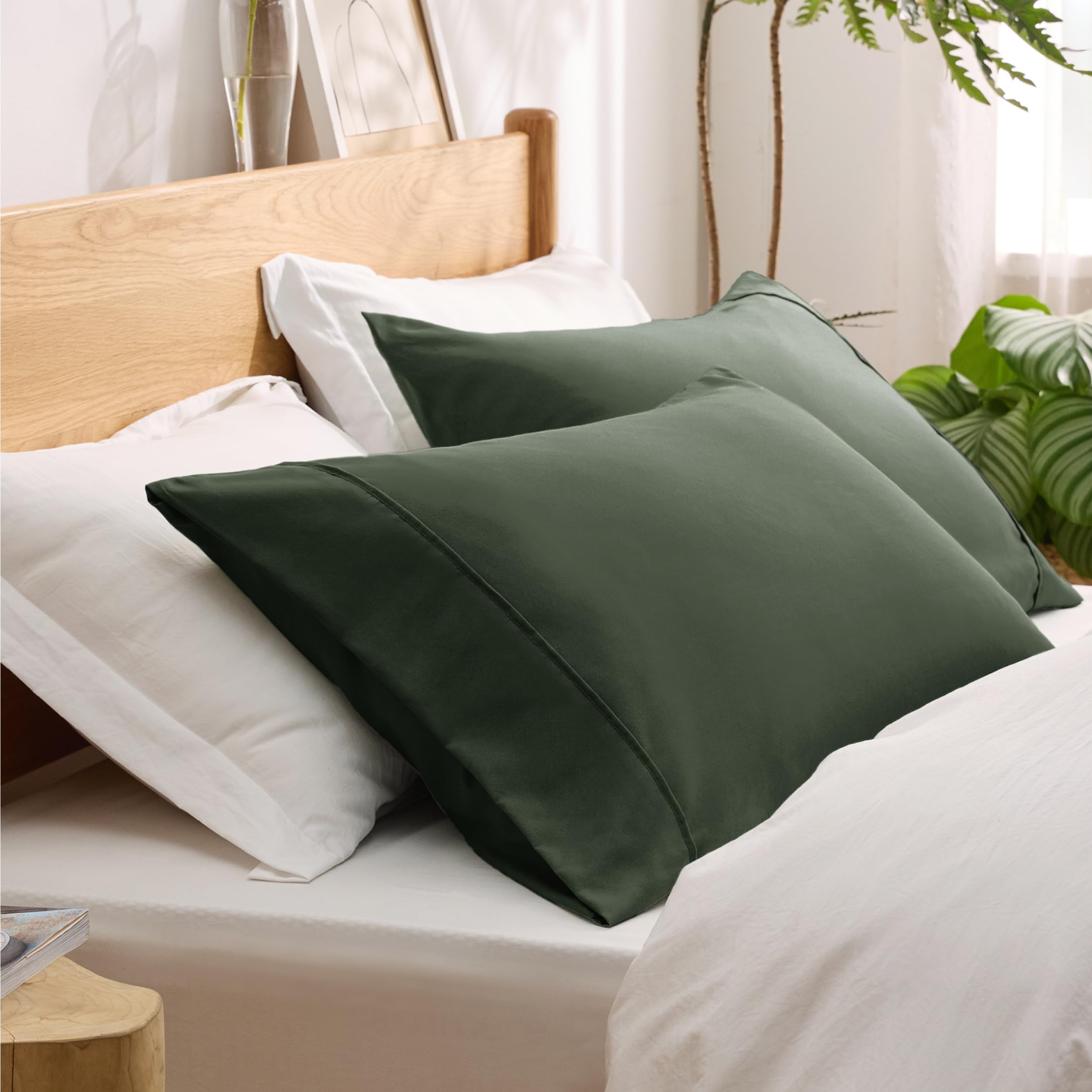 Bedsure Pillow Cases Standard Size Set of 2 - Olive Green Polyester Microfiber Pillowcases, Super Soft and Cozy Pillowcase, Pillow Case Covers with Envelop Closure, 20x26 Inches
