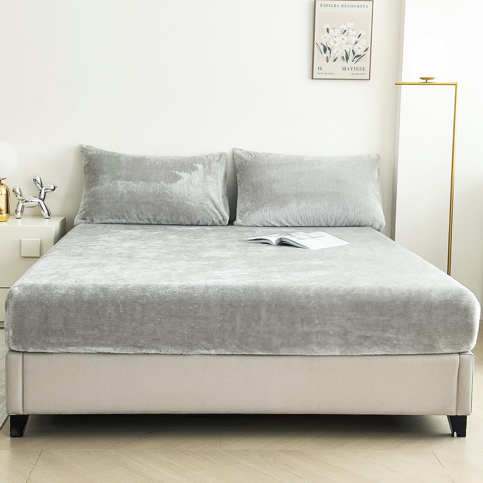 YIYEA Fleece Fitted Sheet Full Size, Ultra Soft Faux Fur Deep Pocket, Fluffy Plush Velvet for Fall Winter, Cozy Warmth and No Shedding, Light Grey