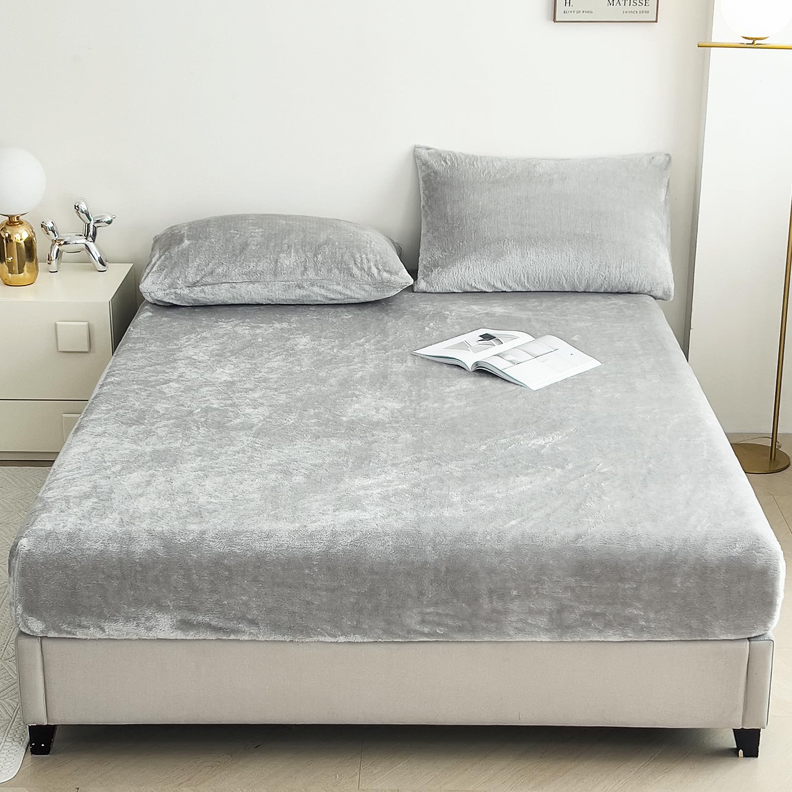YIYEA Fleece Fitted Sheet Full Size, Ultra Soft Faux Fur Deep Pocket, Fluffy Plush Velvet for Fall Winter, Cozy Warmth and No Shedding, Light Grey