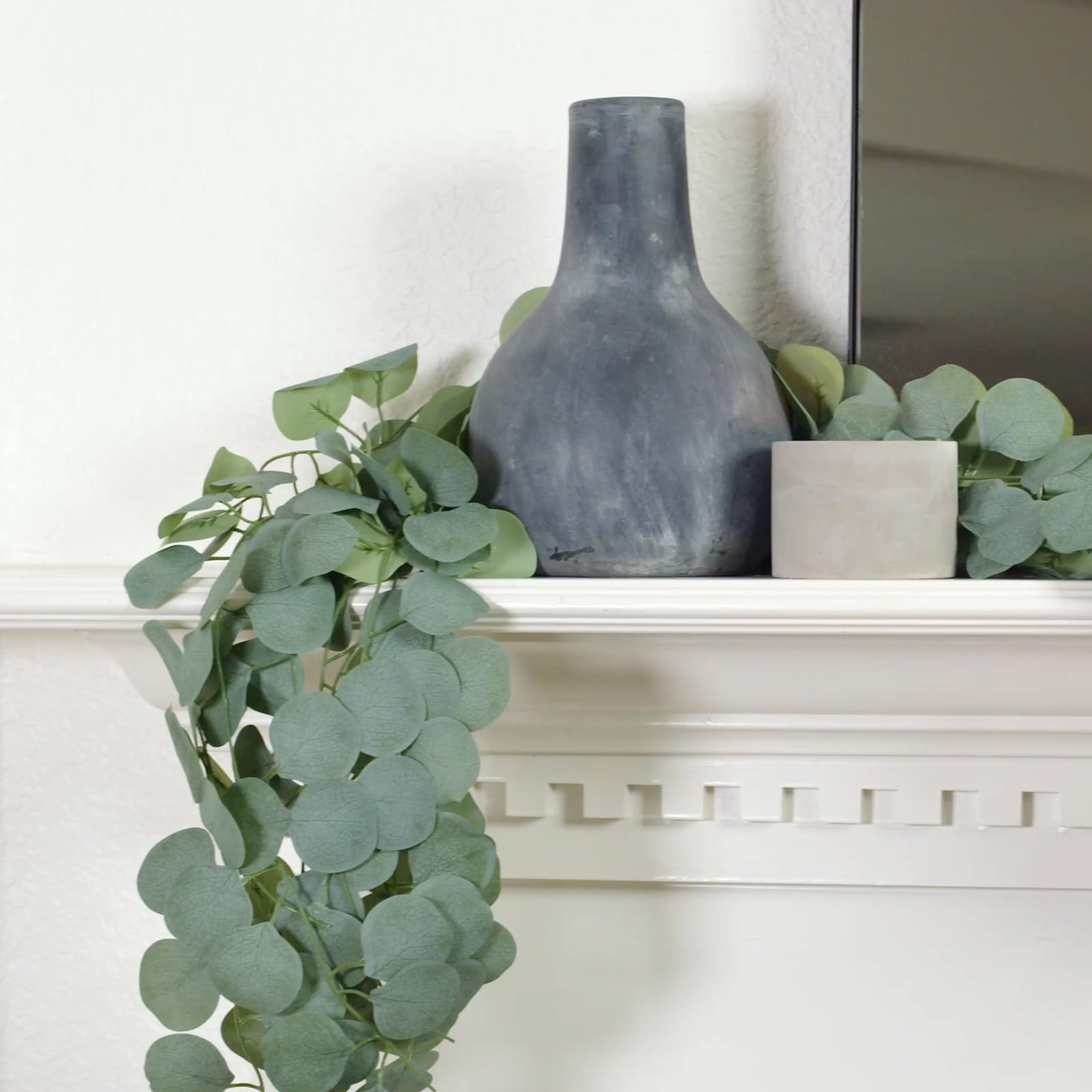 CQURE 16Pcs Eucalyptus Garland,Artificial Eucalyptus Leaves Table Greenery Garland Wreath Vines for Wedding Party Table Fireplace Bedroom Wall Room Decor