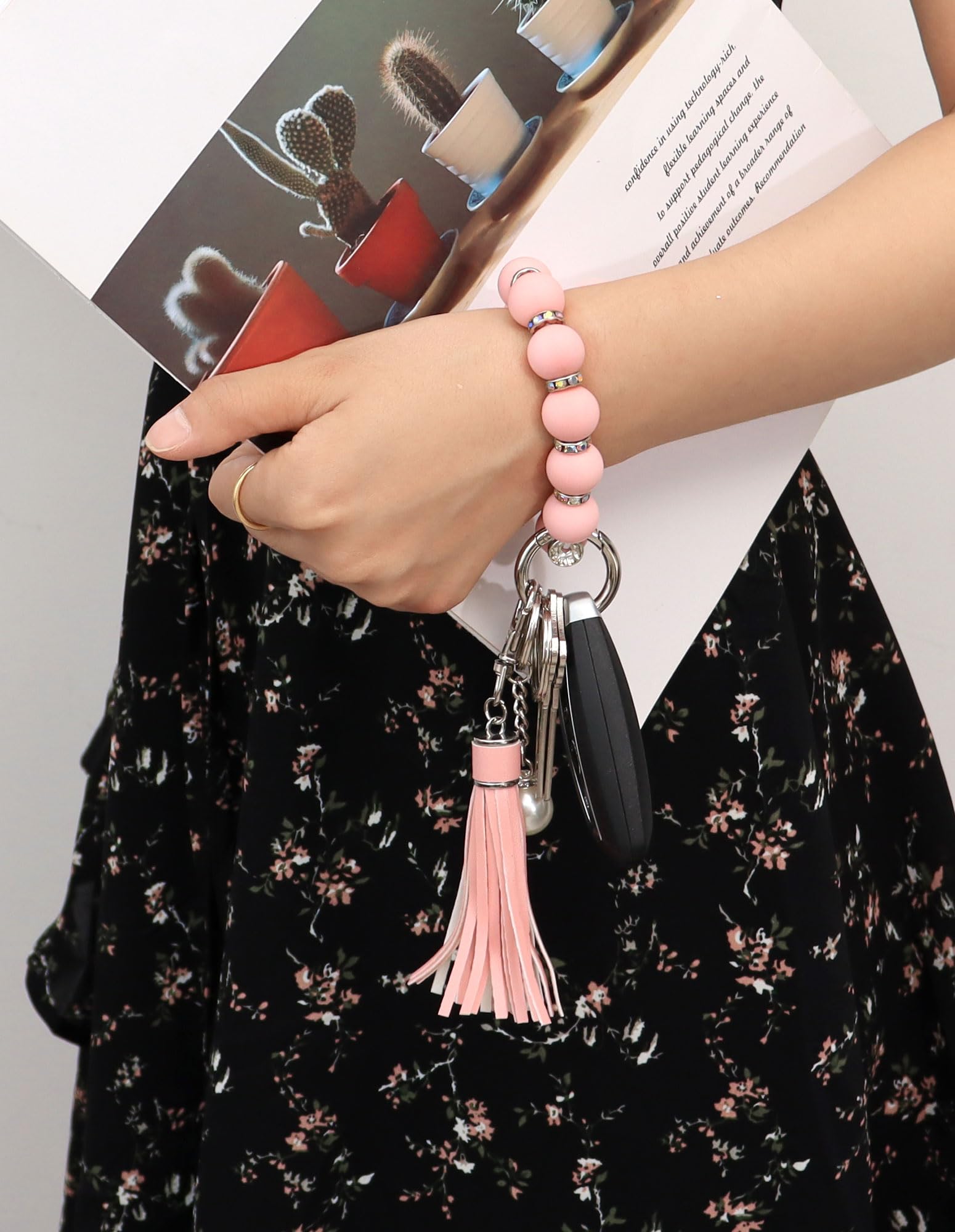 Panny & Mody Silicone Key Ring Bracelet Wristlet Keychain with Silver Bling Zircon & Leather Tassel for Women Gift (Lilac)