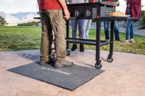 Blackstone Griddle Accessories Grill Splatter Mat (43.5" x 30.5"), 5036, Under The Grill Mat for Patio & Deck Protection โ Outdoor BBQ Grilling Barbecue Pad for Gas Grill, Garage, Black.