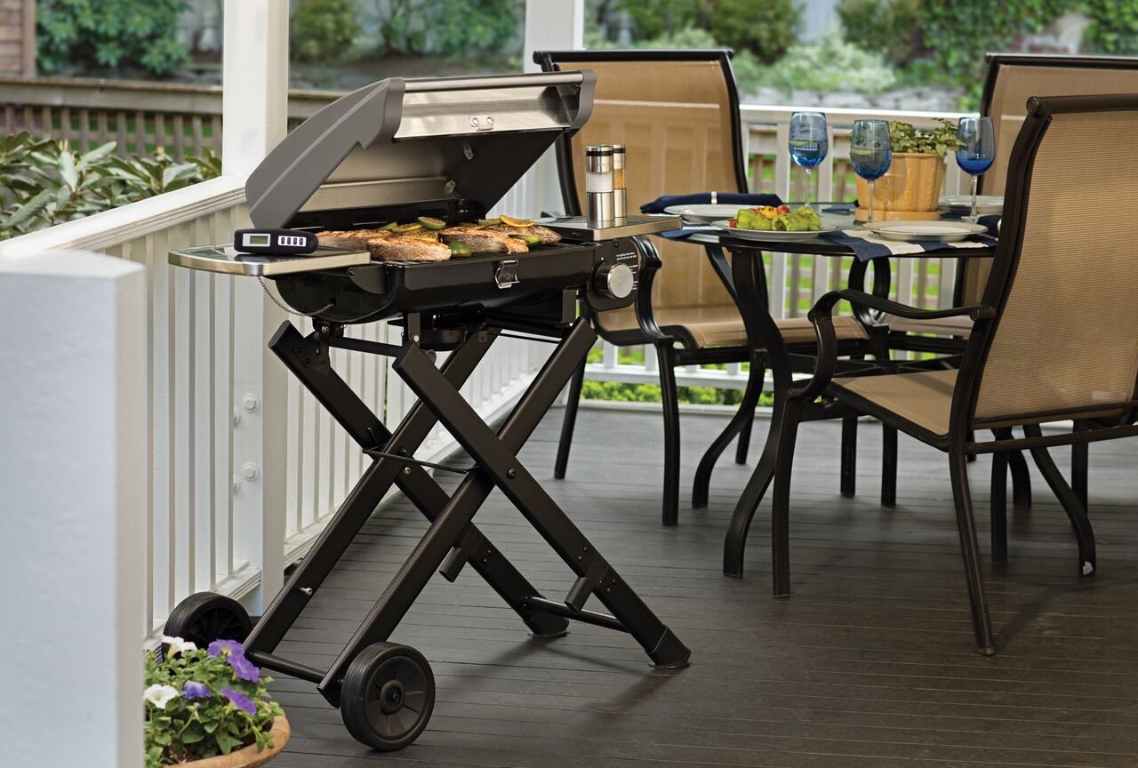Cuisinart CGG-240 All Foods, 27.3" L x 38" W x 23.5" H, Roll-Away Gas Grill, Stainless Steel
