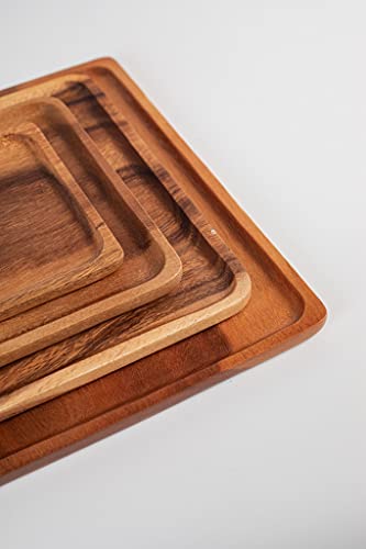 SiamMandalay Luxury Square Acacia Wood Nesting Plates/Trays/Charger (Set of 4): Wooden Serving Dishes for Platters & Desserts Kitchen Serveware or Dinner Party Gift