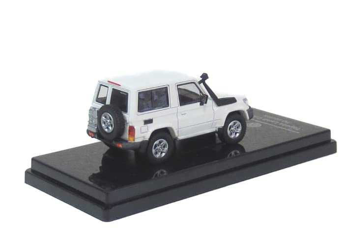 Paragon PA-55561 2014 Toyota Land Cruiser 71 SWB French Vanilla 1-64 Diecast Model Car, White