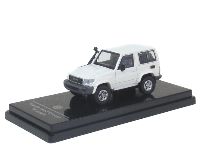Paragon PA-55561 2014 Toyota Land Cruiser 71 SWB French Vanilla 1-64 Diecast Model Car, White