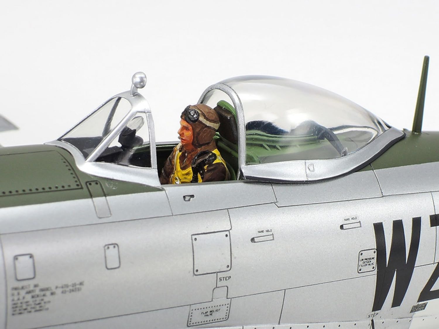 Tamiya 61090 1/48 P-47D Thunderbolt Bubbletop Plastic Model Airplane Kit