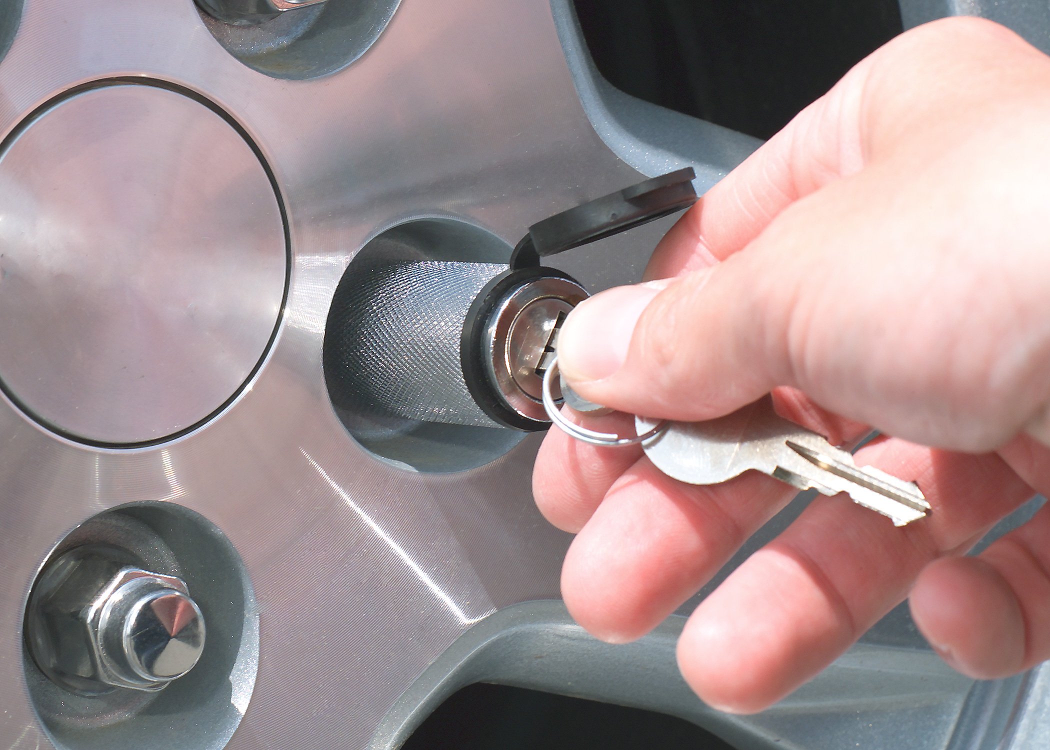 Heininger 6027 HitchMate Spare Tire Lock,Silver
