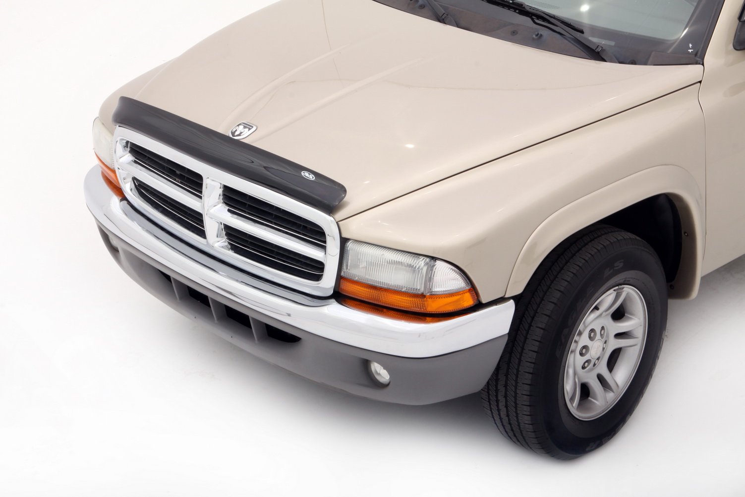 Auto Ventshade AVS 23025 Bugflector Dark Smoke Hood Shield for 1997-2004 Dodge Dakota, 1998-2003 Durango