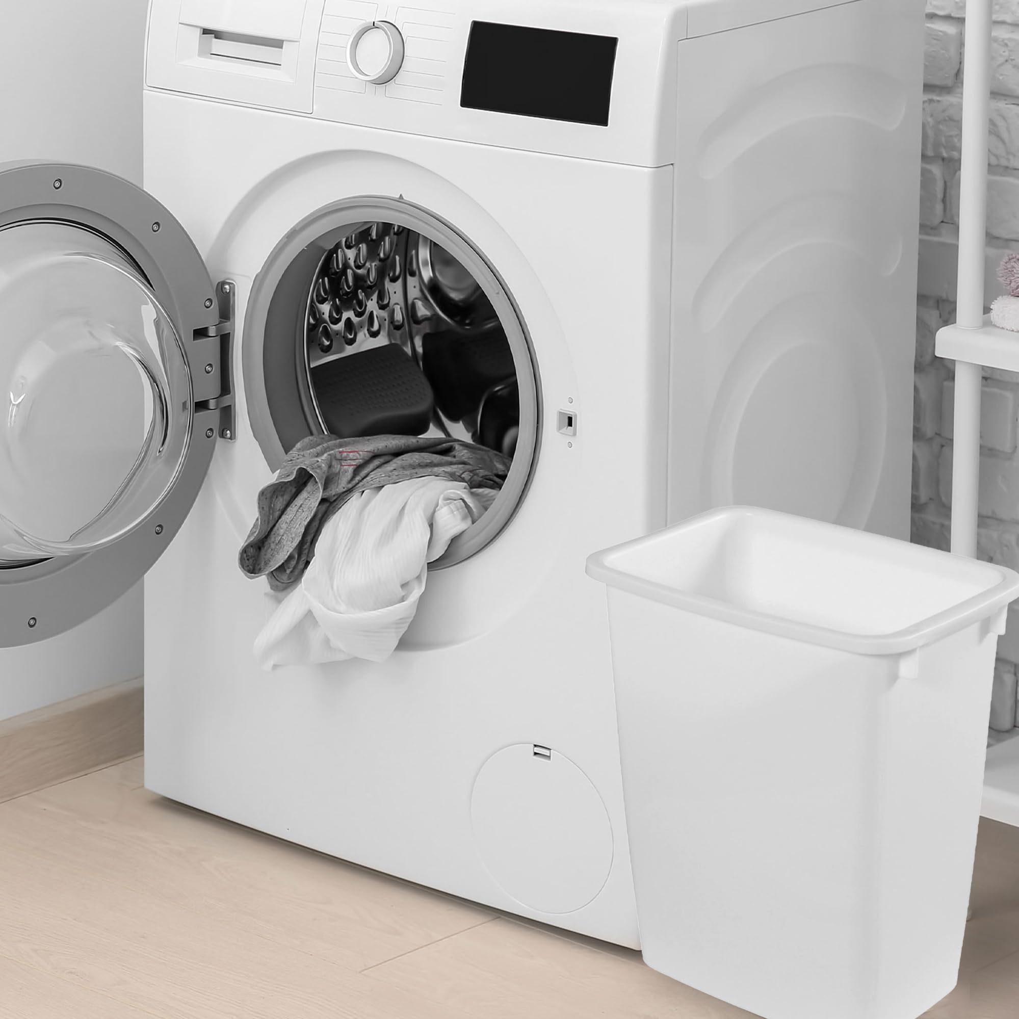 21 Quart Wastebasket in White
